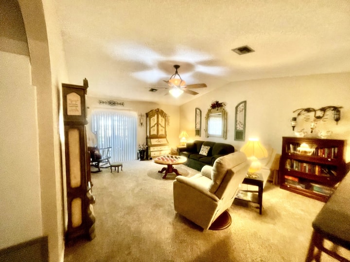 Holly's Hide Away - Mount Dora