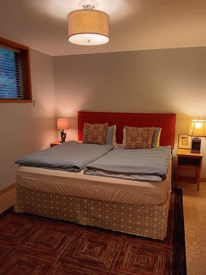 Room In Lovely Park-side Home - Gresham, OR