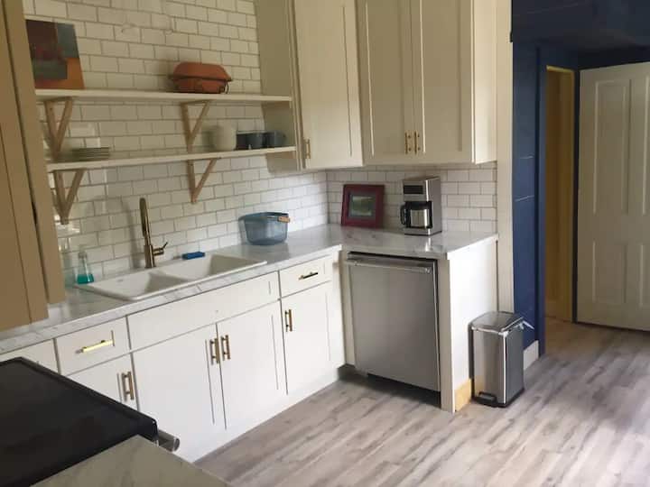 Norsk Gjestehus: Three Bedroom, Near Downtown - Decorah, IA