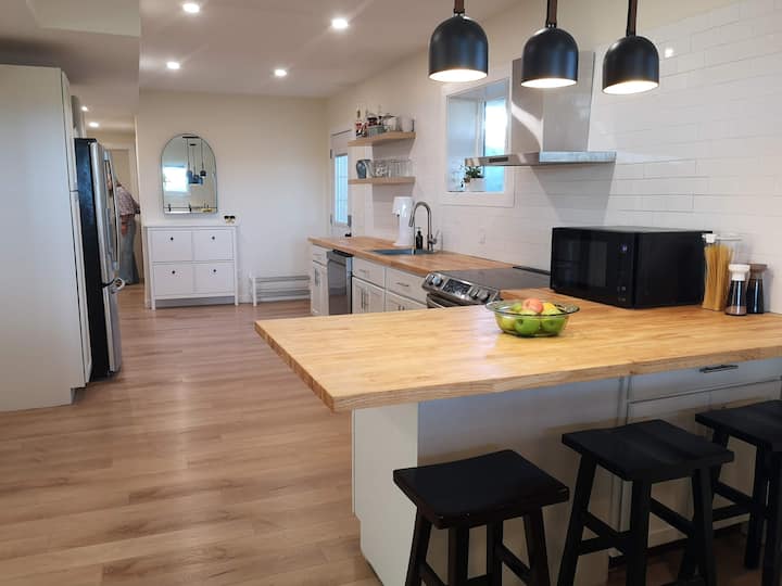 Newly Renovated 2-bedroom Suite - Cardston