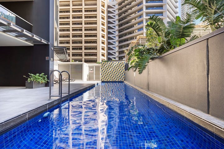Central City Apt W/ King Bed, Pool, Gym & Wifi - Brisbane