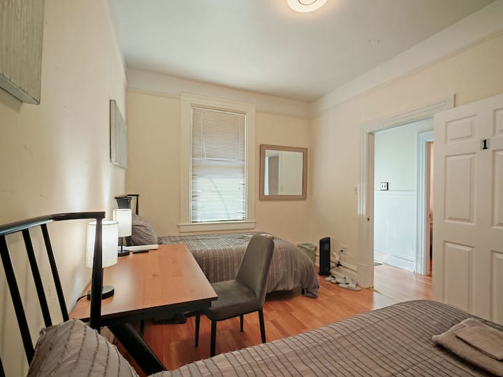 1-a Private Room Near Freeway & Commercial Area - San Francisco, CA