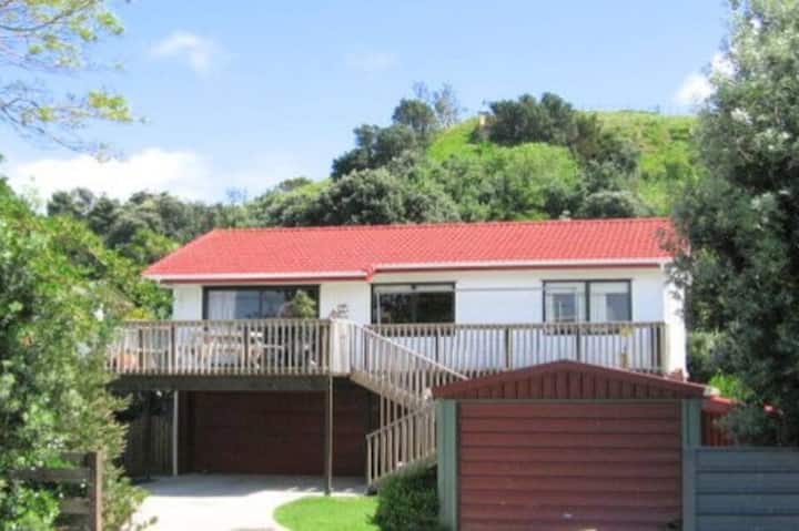 A Stroll Away From The Beach - Gisborne