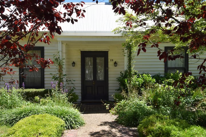 An 1860's   Country House With Large Garden - Woodend