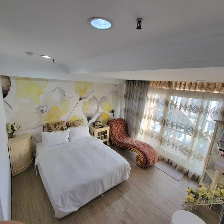 雅緻黃景觀露台/美麗島步行5分/六合夜市/火車站 - Kaohsiung City