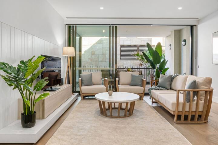 Luxe | Location, Style, Space In The Heart Of Town - Mornington