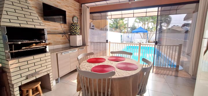 Magnífica Casa Completa Com Churrasqueira Piscina. - Florianópolis