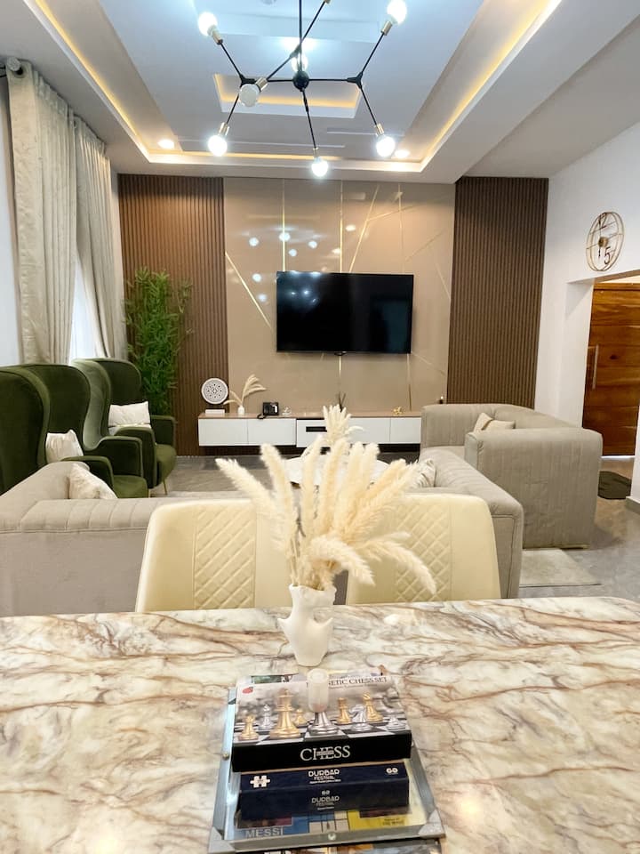 Exquisite 5 Bed Apartment At Oregun Ikeja - Lagos, Nigeria