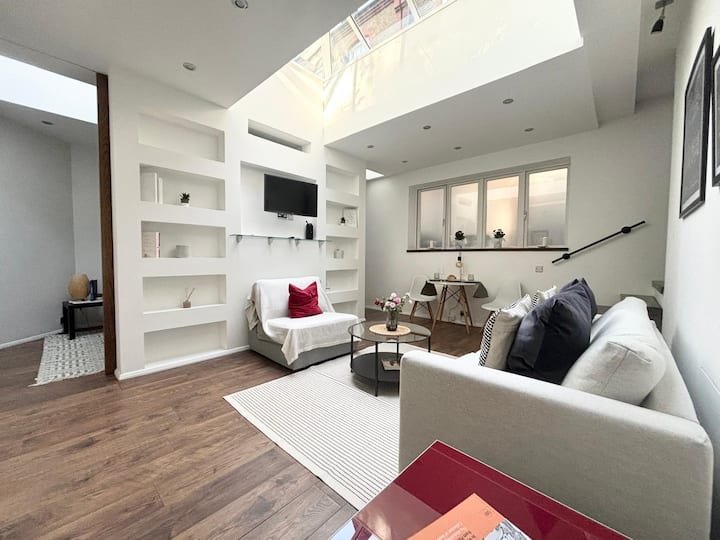 The Skylight Apartment - Chelsea
