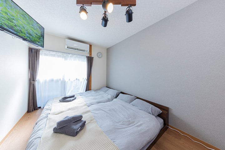 【新宿駅まで10分/渋谷駅まで7分/下北沢駅から徒歩1分】最大4名様/セミダブルベッド2台 - Shinjuku Station