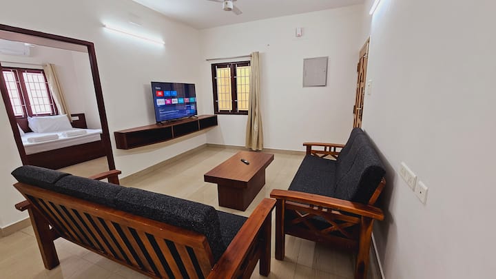 Chippy Serviced Apartment 3bhk @Velachery H8 - Chennai