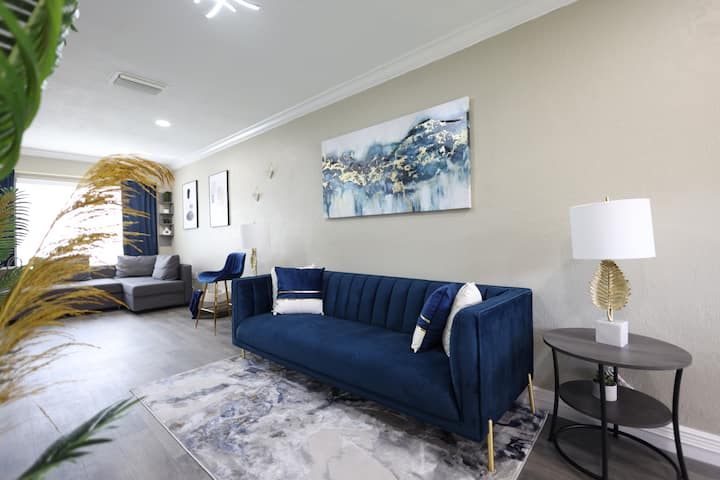 Walk To Stadium - 3br King Bed Haven - Parking - Miami Gardens, FL