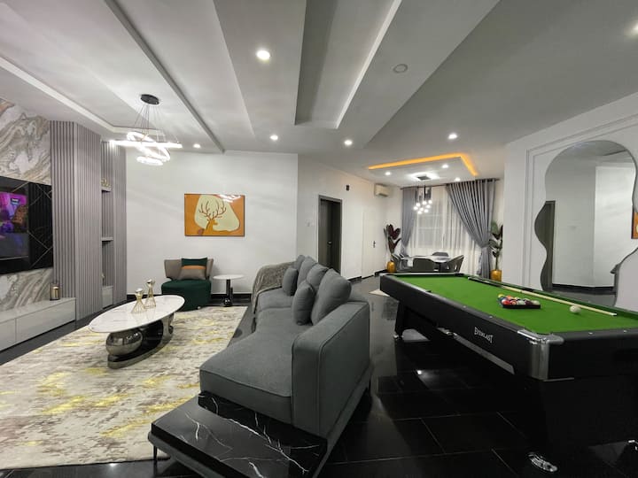 Stunning Three Bedroom Apartment In Lekki Phase 1 - Lagos