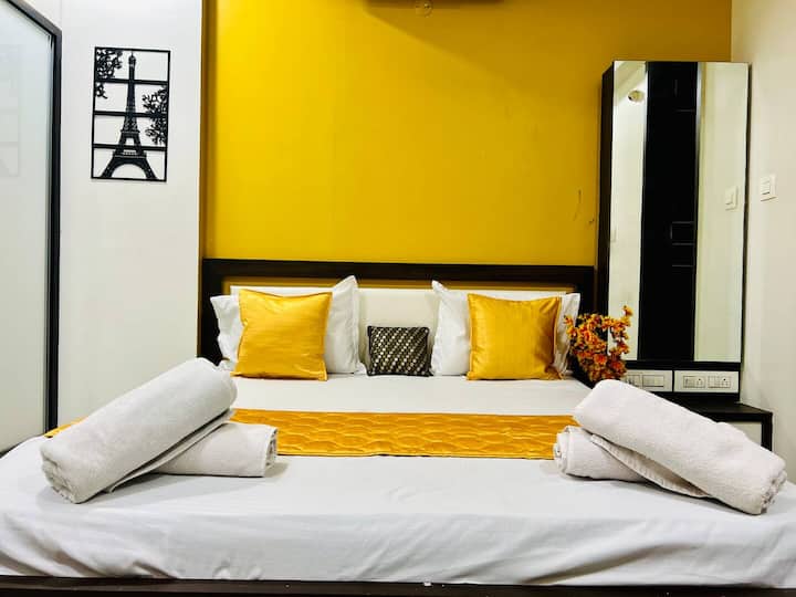 7 Seasons Penthouse | Pool, Sky Orbit, Ac, Wifi&tv - Rajkot