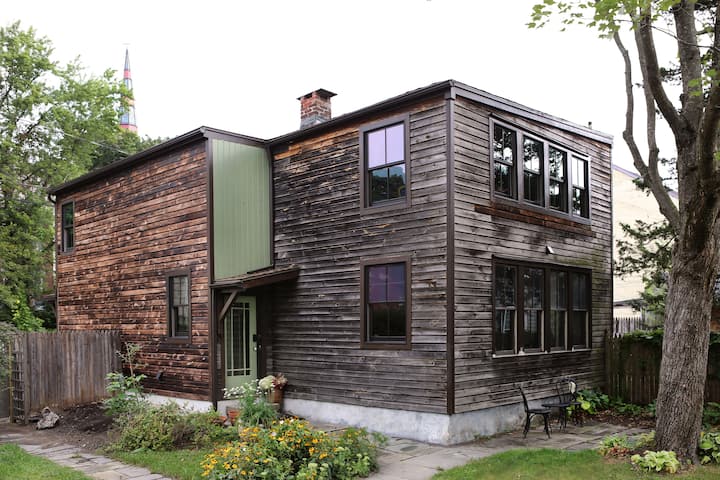 The Coach House - Kingston Water - Kingston, NY