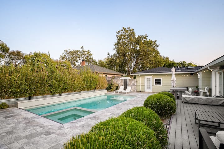 Midcentury Napa Luxury With Pool - 納帕