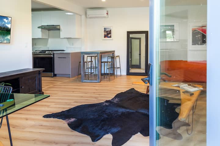 Charming Luxury And Cozy Brentwood Bungalow. - Santa Monica, CA