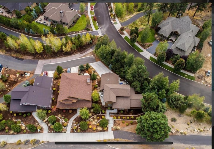 West Bend Bike And Ski Getaway Hot Tubs Ready - Bend, OR