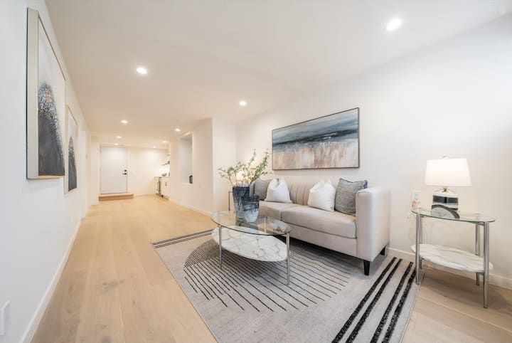 Sunnyside 2b1b Garage Parking Guest Suite - San Francisco, CA