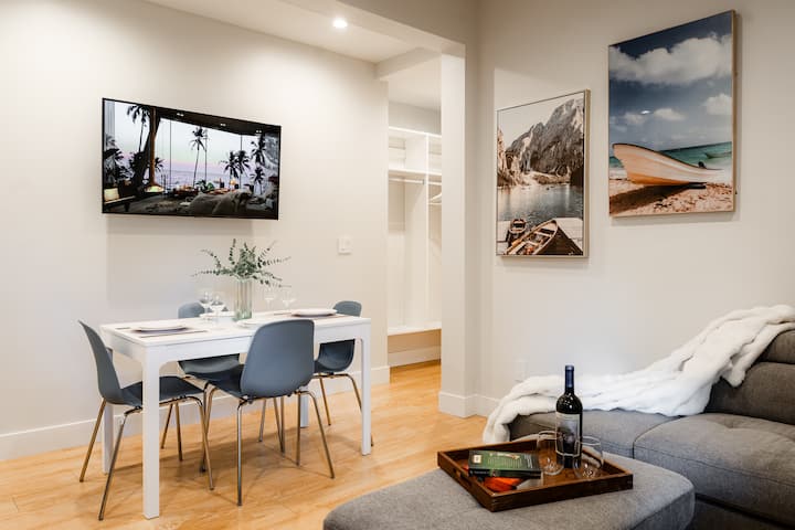 Modern Mountain Retreat - North Vancouver Escape - North Vancouver