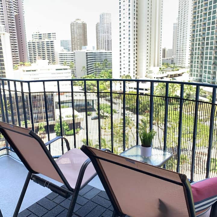 Modern Waikiki Retreat - Honolulu, HI