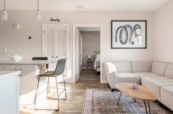 Modern 2bed/2bath + Office/den - ケンブリッジ, MA