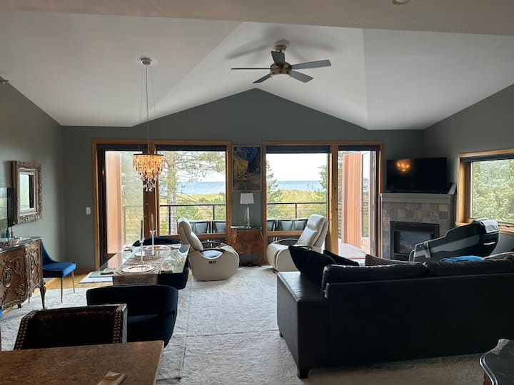 Lake Superior Beach Front Condo - Duluth, MN