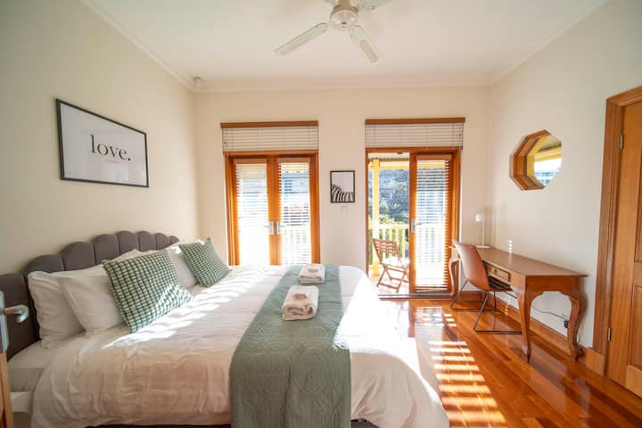 Cozy Home W/ Fireplace - 5 Mins Walk From Beach - Glenelg