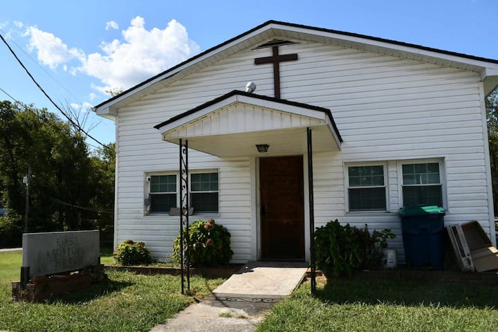 Charming Historic Church Studio - Bronston, KY