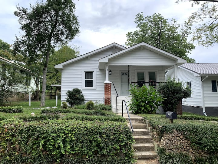 Charming North Chatt Bungalow - Chattanooga, TN