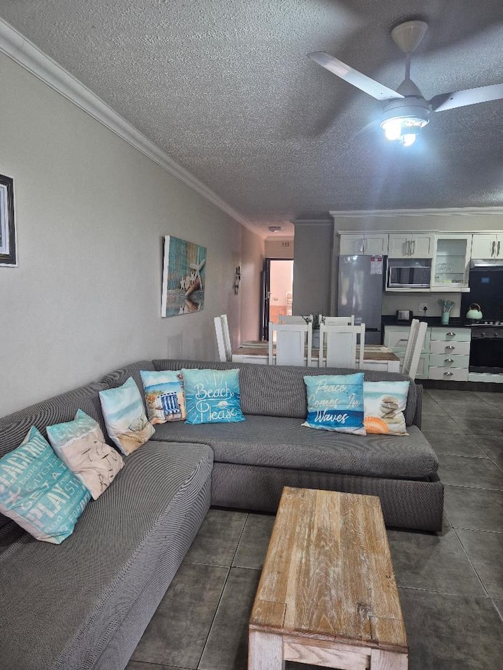 D14 Banana Beach Club - Port Shepstone