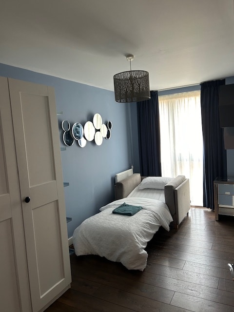 Spacious Single Room - Flats for Rent in Greater London, England ...