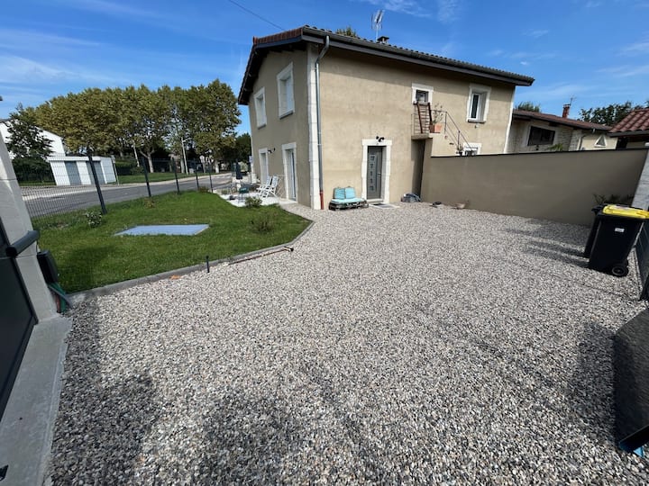 Au Mas De Thil, Maison Parking Privé 15min Lyon - Meyzieu