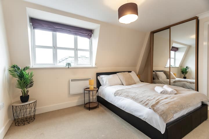 12br*old Town Swindon*sleeps 5*parking*long Stay - Swindon