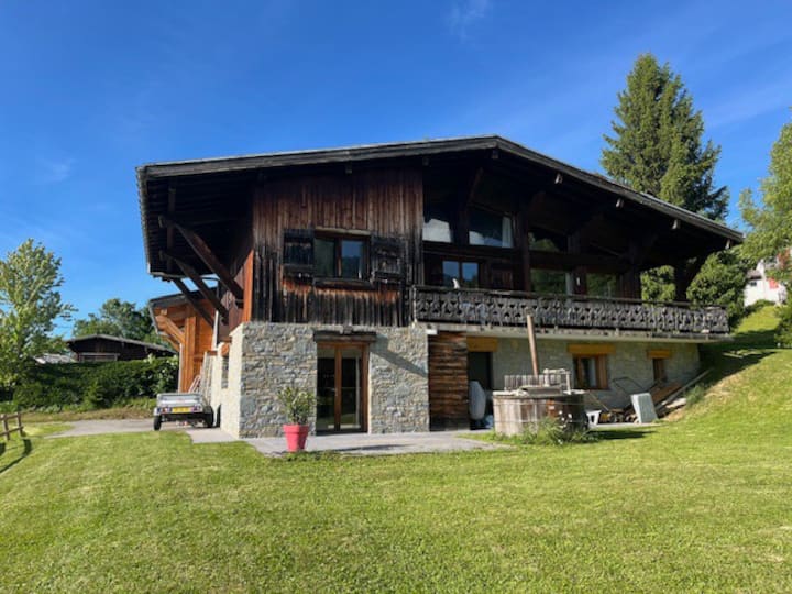 Demi Chalet Megève
8 Couchages - Megève