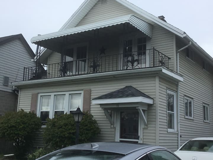 Cozy 2 Bdrm Apartment - Kenmore, NY