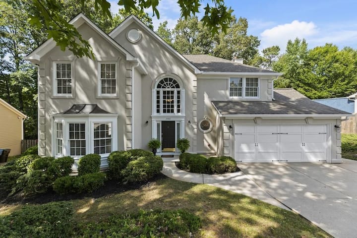 Beautiful Home In Alpharetta! - Alpharetta, GA