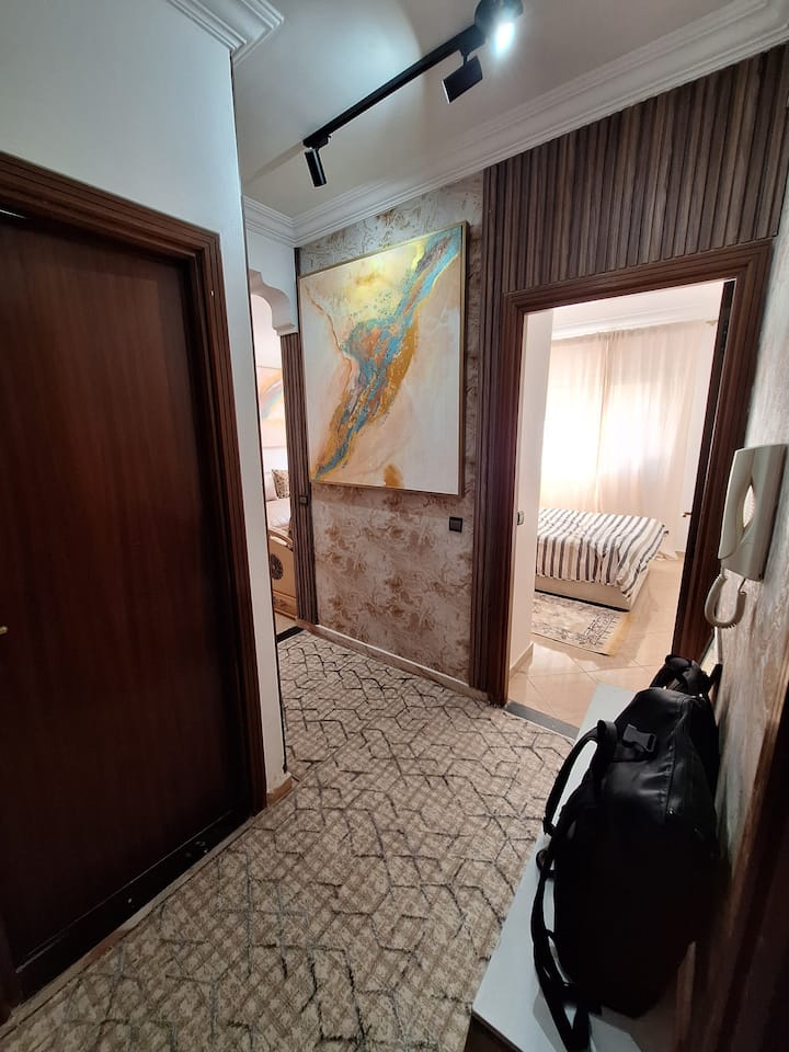Cosy App à 2 Min Casa-voyageur Avec Parking Privé - Casablanca