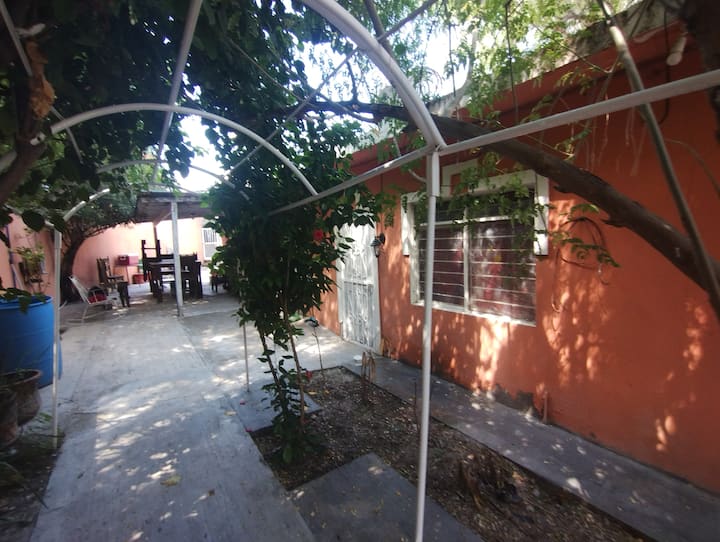 Casa 10 Min Del Consulado Y Cas 4 Personas - Nuevo Laredo