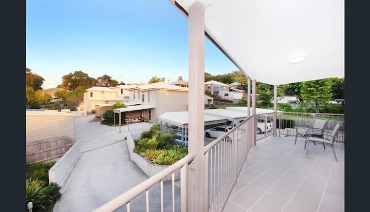 Spacious Flat With Views - Yandina