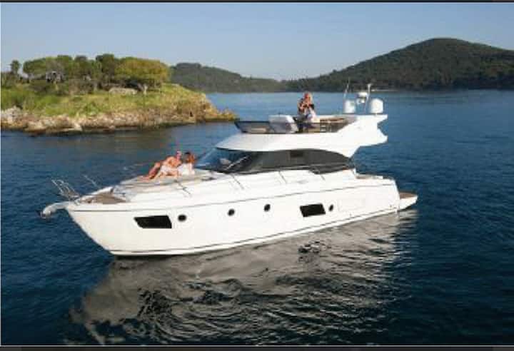 Lady V  For Romantic Holiday - Limassol