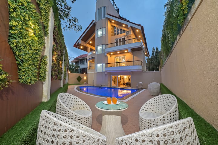 6bhk World Villa, Themed Rooms(pool & Fuseball) - Lonavla