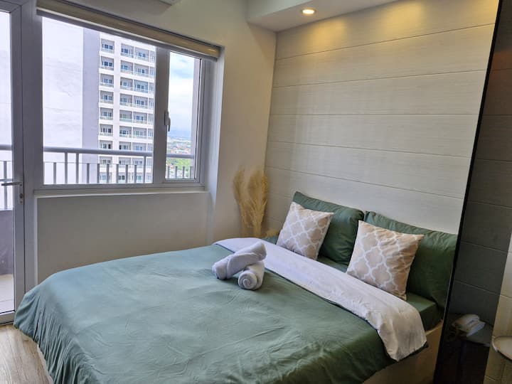 Cozy Retreat | Balcony, Netflix, 100 Mbps Wi-fi - Taguig