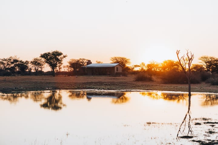Moonrise Cabin - Namibia