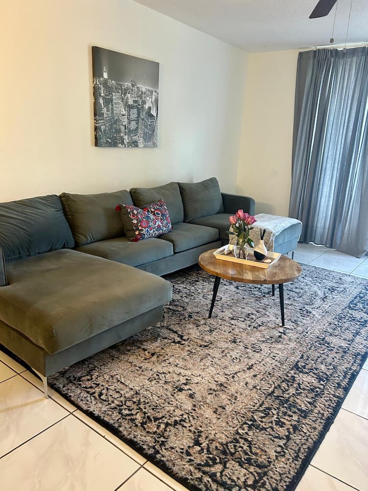 Spacious And Modern Apartment -1 Bed - Davie, FL