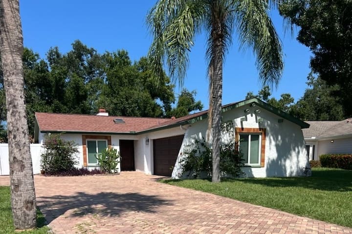 Ackley's Oasis - Lakewood Ranch, FL