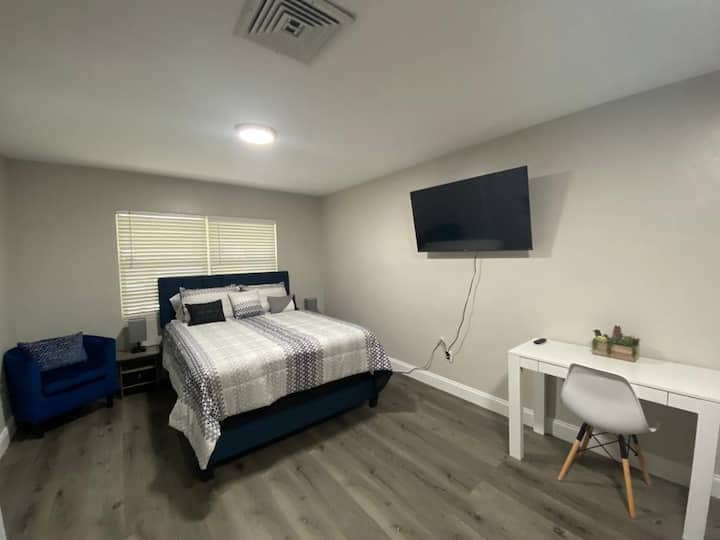 Palm Yellow Door Studio - Lakeland, FL