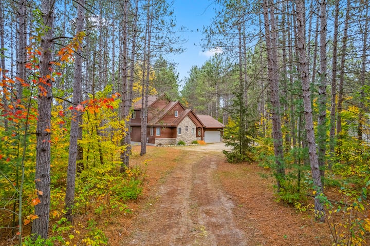 Secluded Cabin | Direct Trail Access • Fire Pit - Kalkaska, MI