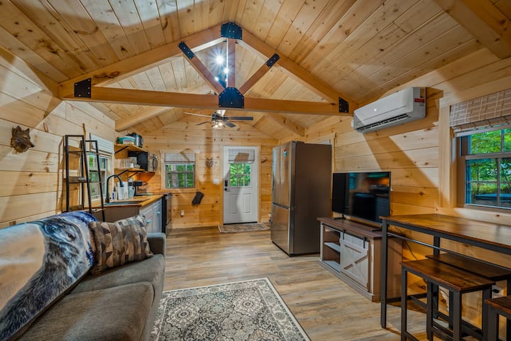 Woodland Cabin Retreat: Relax With Modern Touches - Mentone, AL