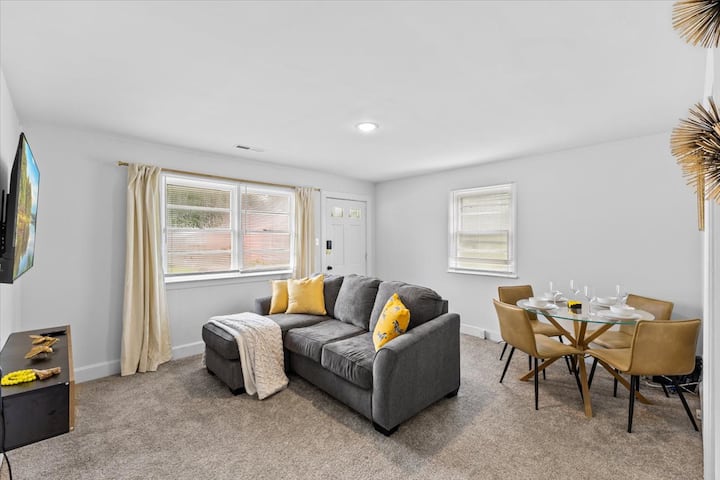 Sunshine Stay: Up To 6 Guests - Wilson, NC